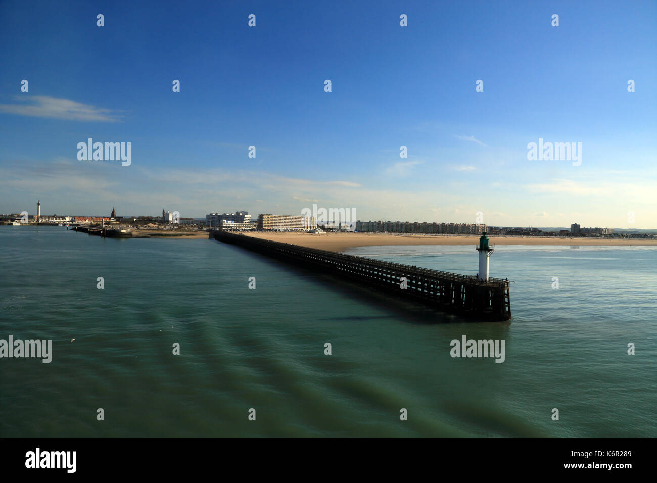 Calais pier hi-res stock photography and images - Alamy