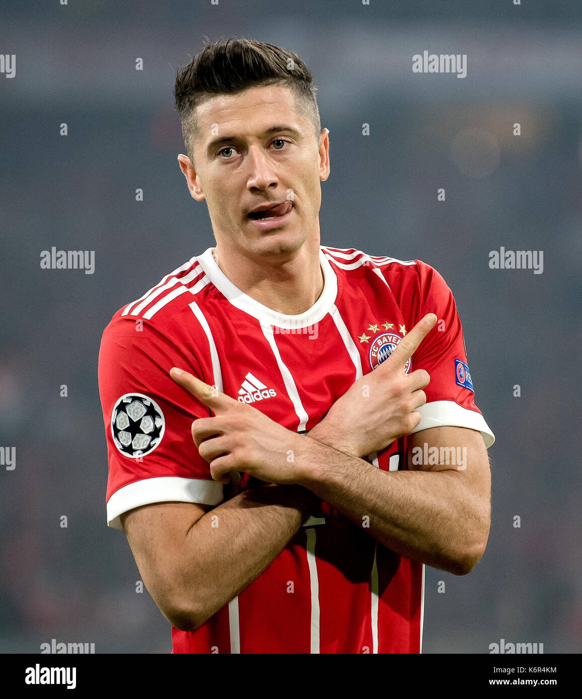 Munich, Germany. 12th Sep, 2017. Muenchen's Robert Lewandowski scores ...