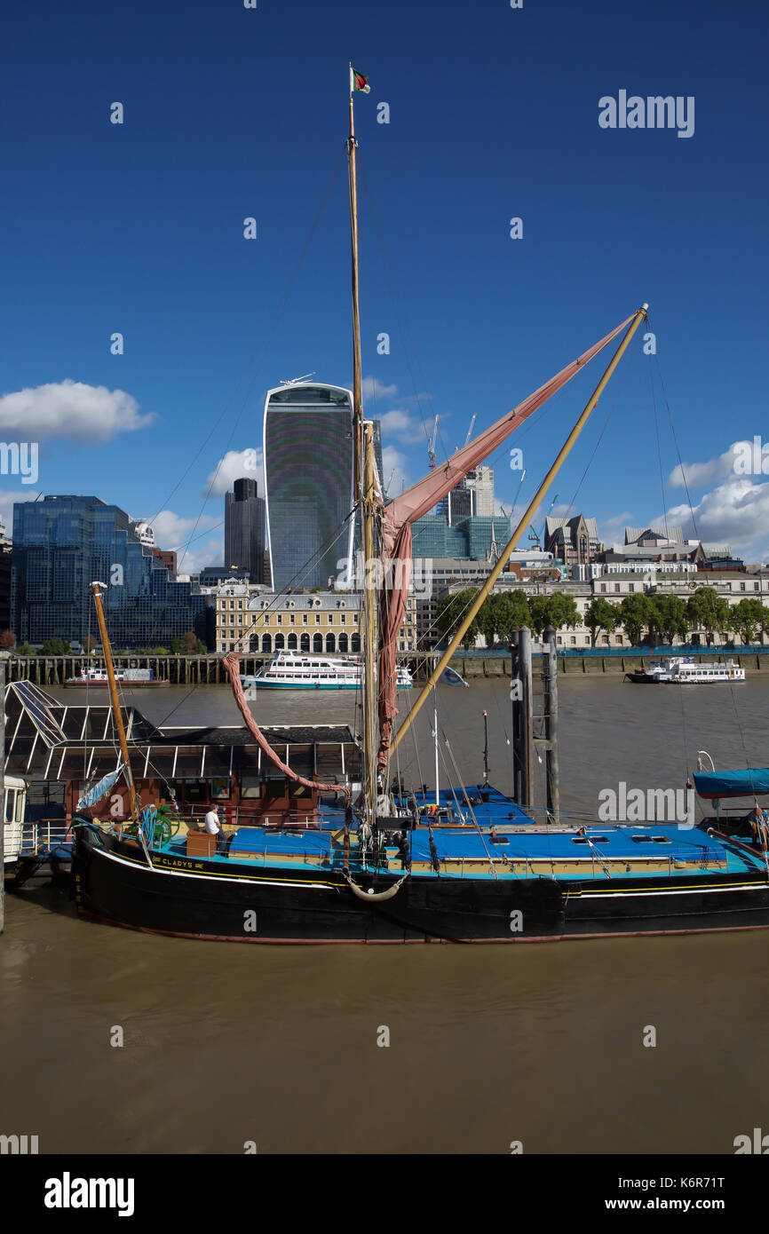London, UK. 13th Sep, 2017. Bright and Blustery day with Blue Skies in ...