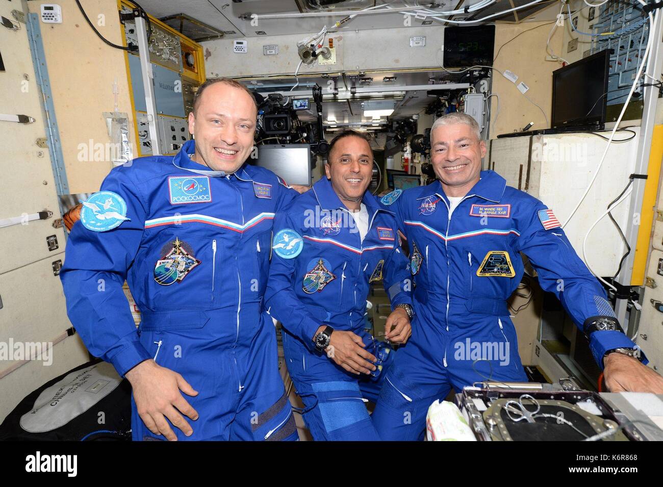 Iss 13 international space hi-res stock photography and images - Alamy