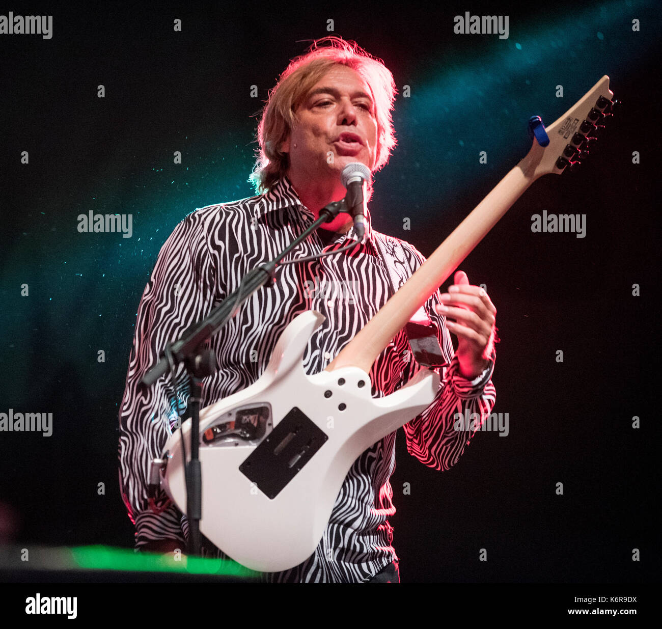 Musica rock e rock hi-res stock photography and images - Alamy