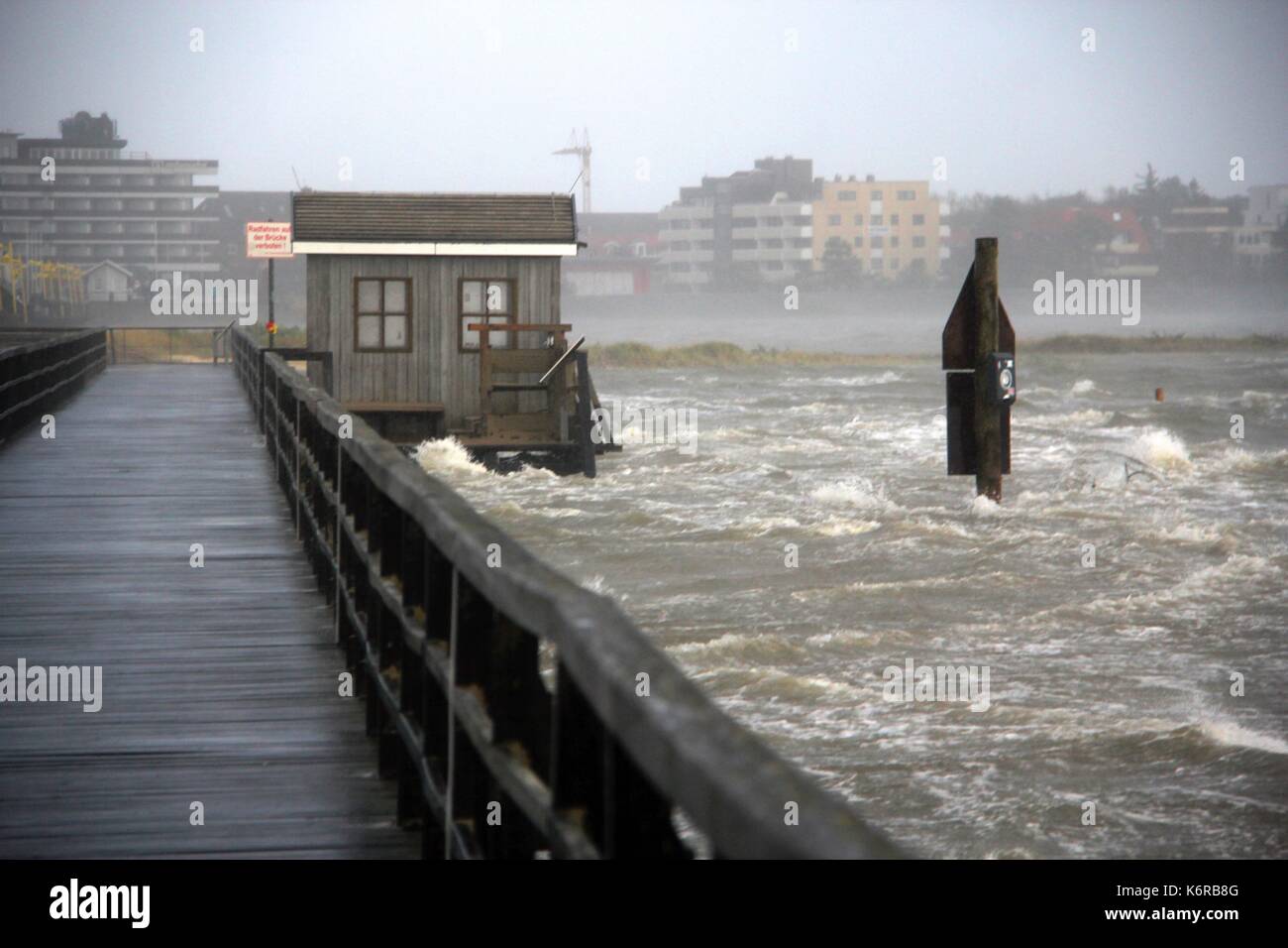 St. Peter-Ording, Germany. 13th Sep, 2017. The beach is flooded during ...