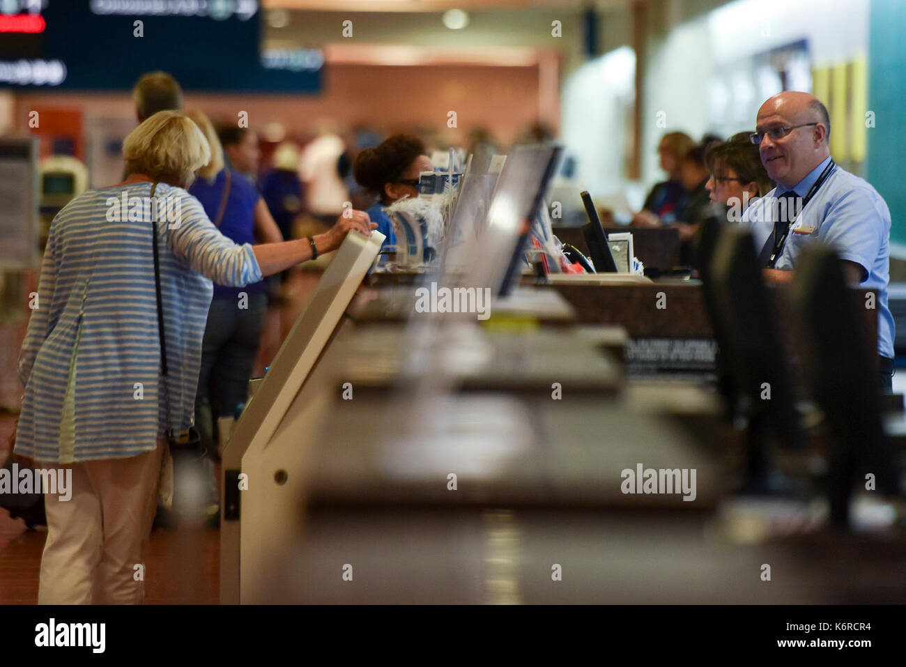 American airlines ticket counter hi-res stock photography and images ...