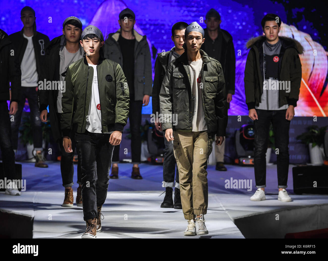 World class models hi-res stock photography and images - Alamy