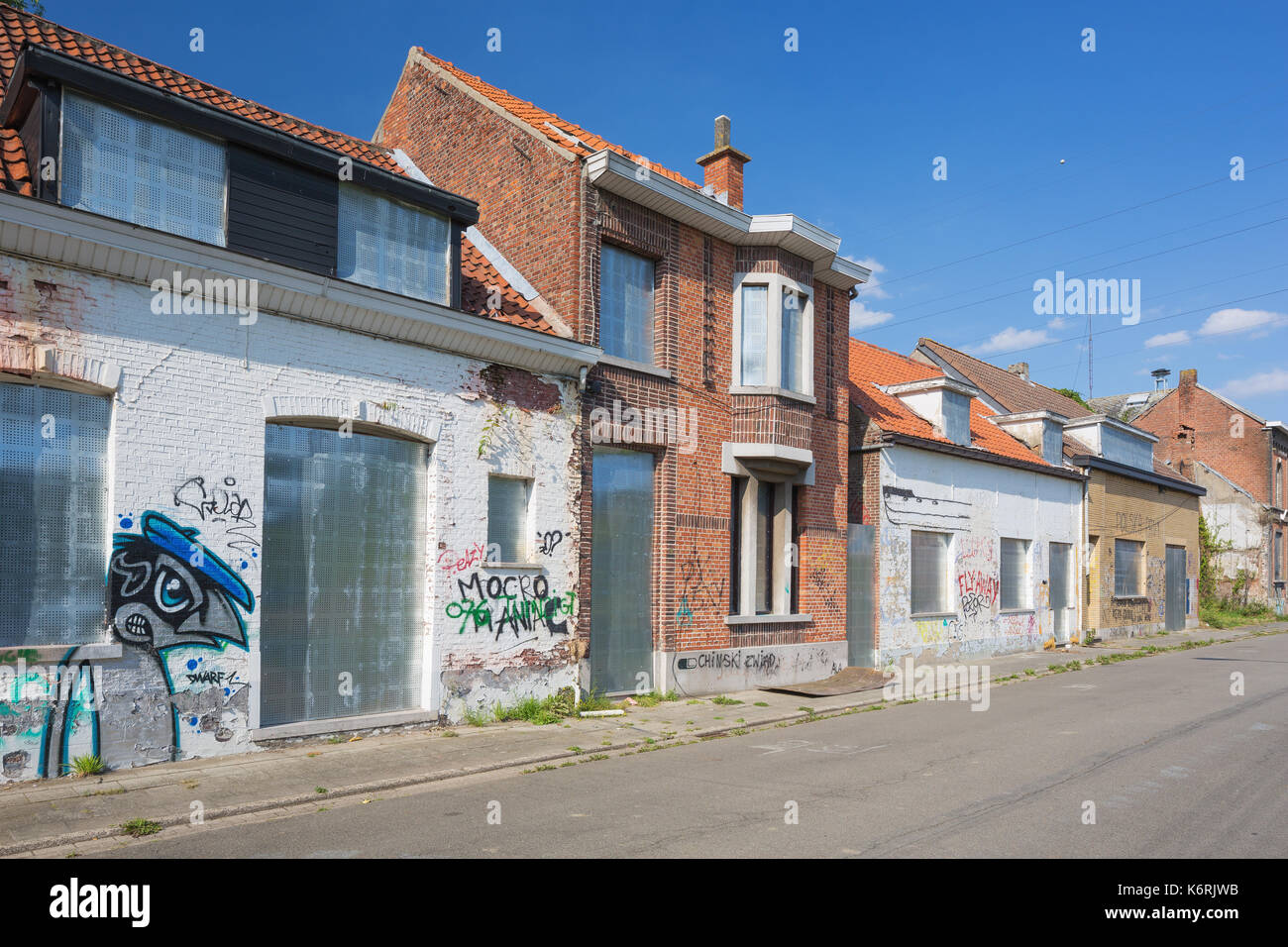 Transportation of ghost houses hi-res stock photography and images - Alamy