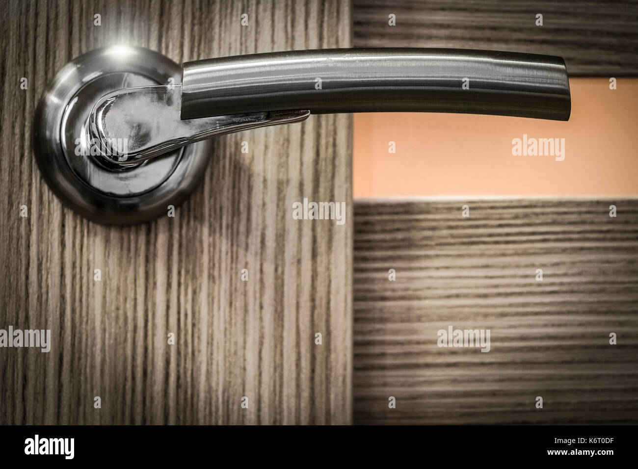 Steel plated door hi-res stock photography and images - Alamy