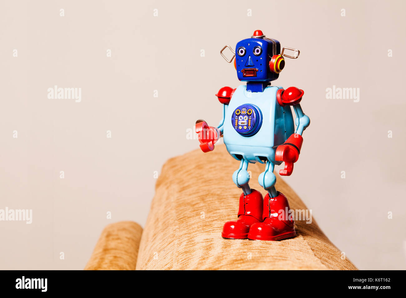 Old scifi robot hi-res stock photography and images - Alamy