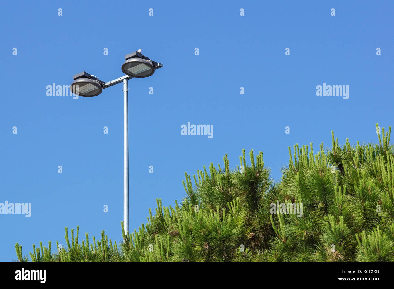 Light pole hi-res stock photography and images - Alamy
