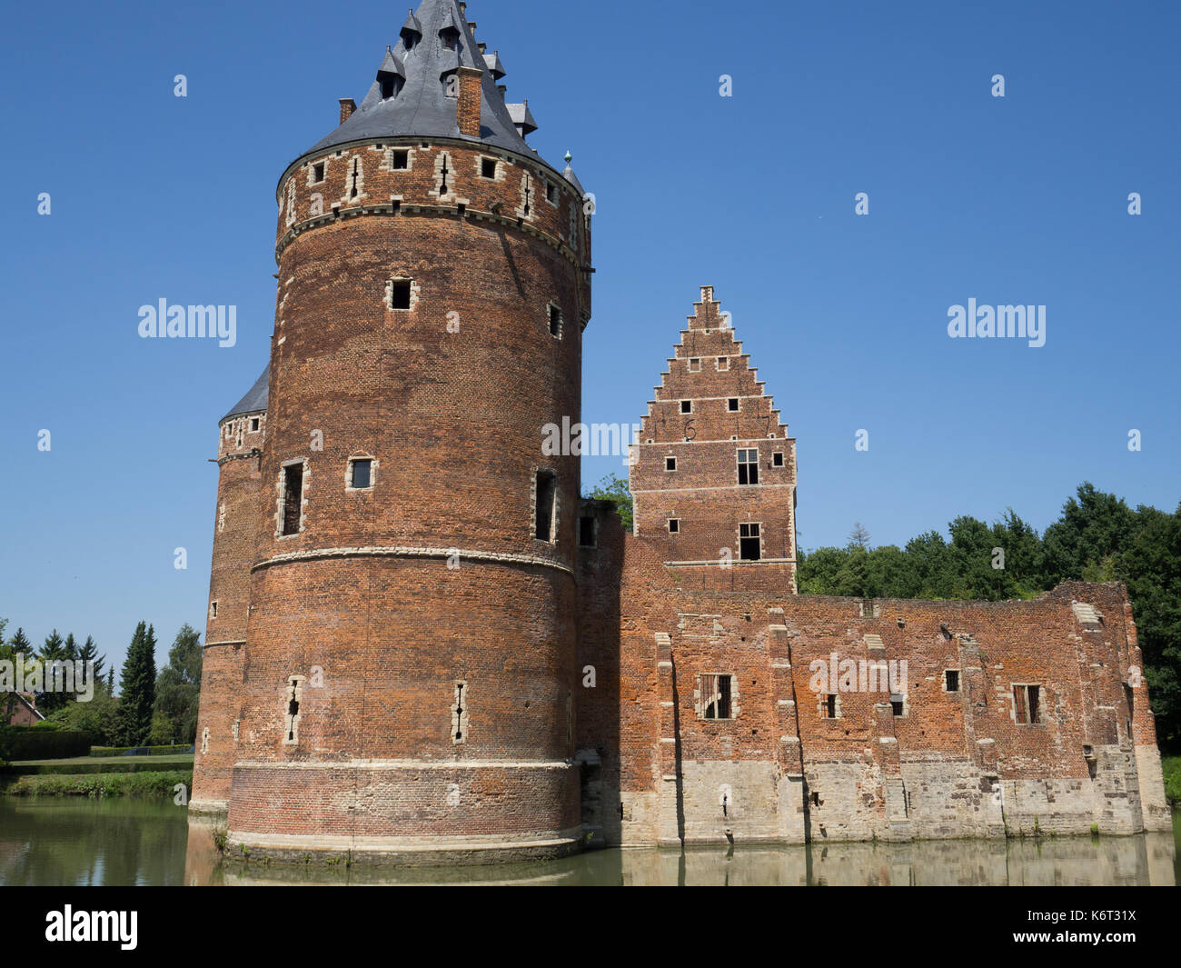 A medieval castle surrounded by water in Beersel, Belgium Stock Photo ...