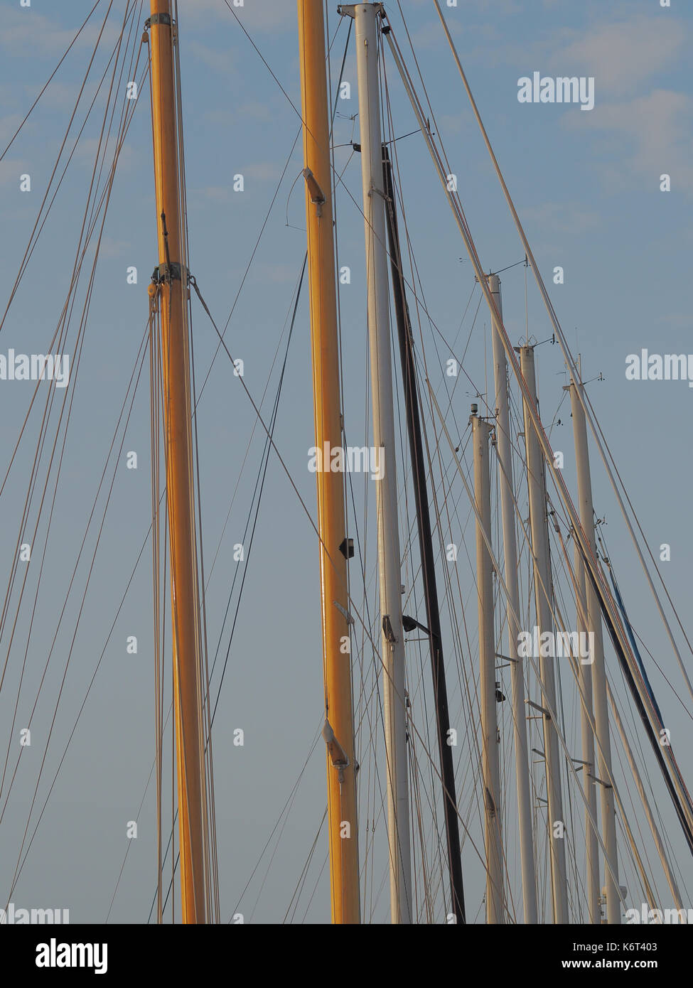 Multiple masts hi-res stock photography and images - Alamy