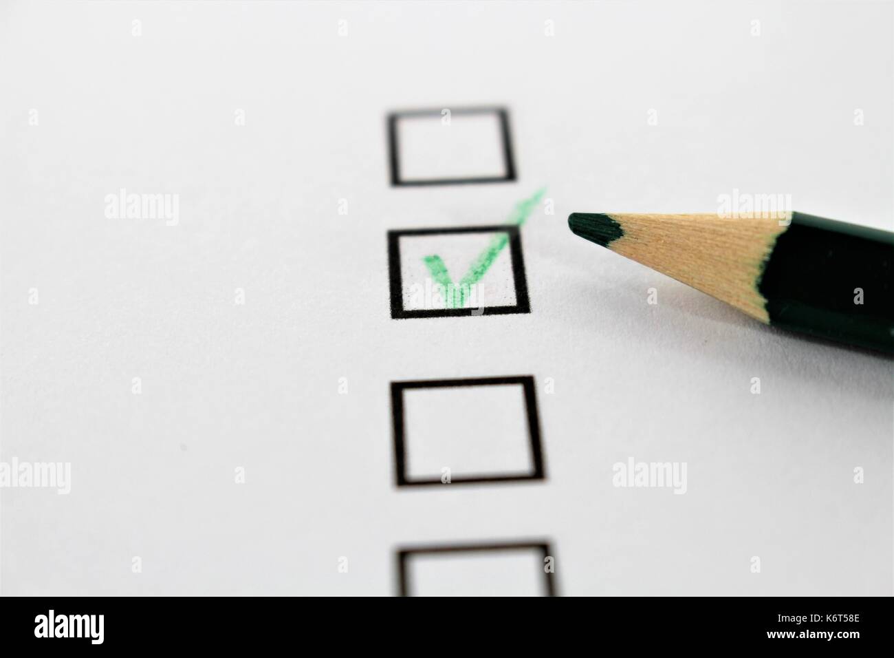 Pencil check mark icon hi-res stock photography and images - Alamy