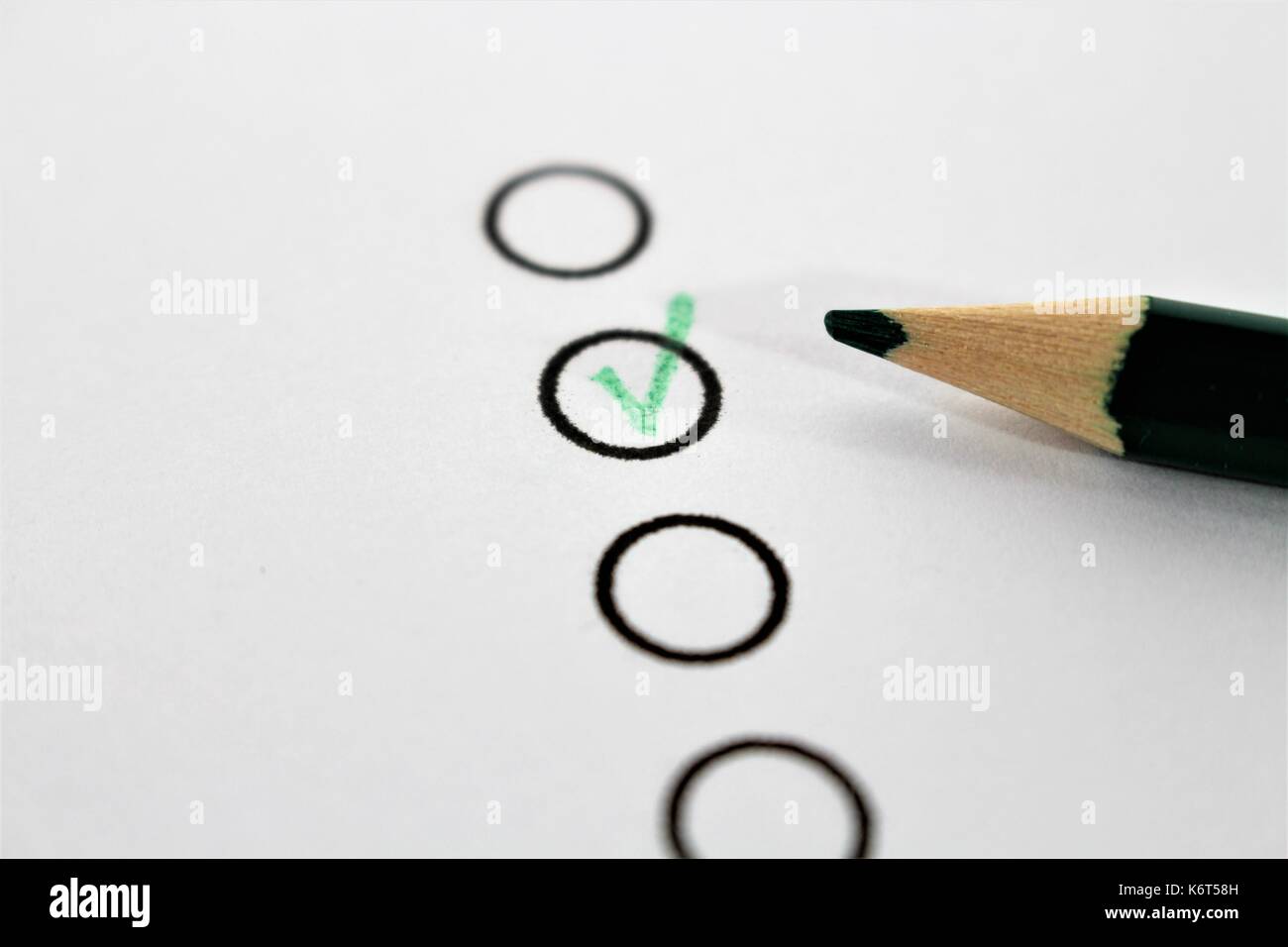 Pencil check mark icon hi-res stock photography and images - Alamy