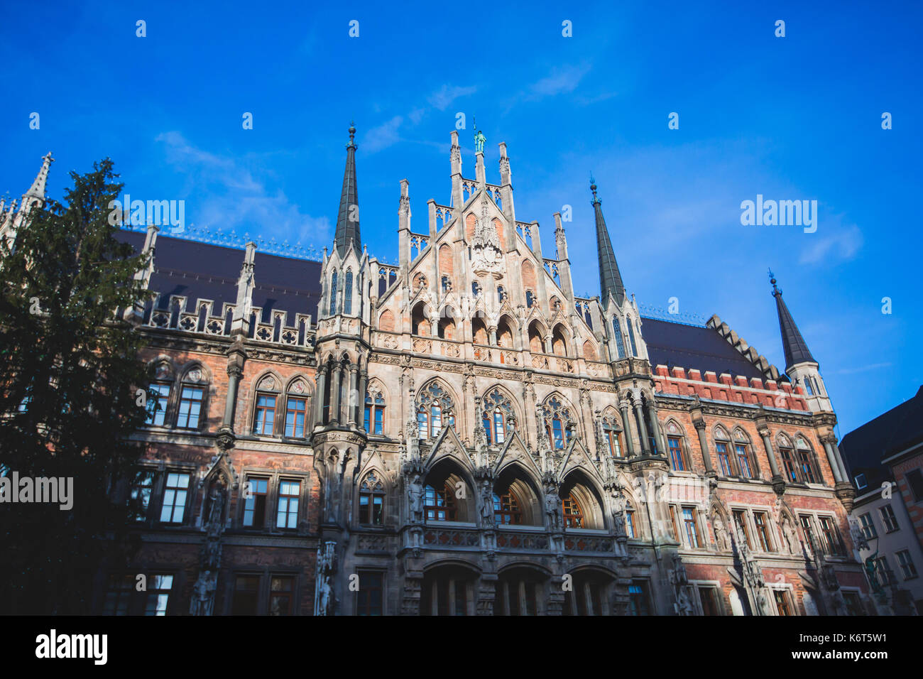 Beautiful super wide-angle sunny aerial view of Munich, Bayern, Germany ...