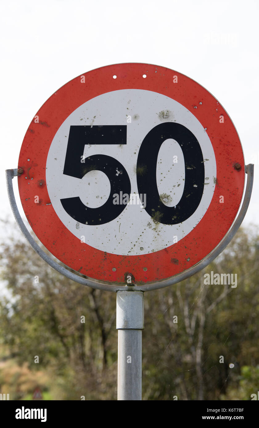 50 km h sign hi-res stock photography and images - Alamy