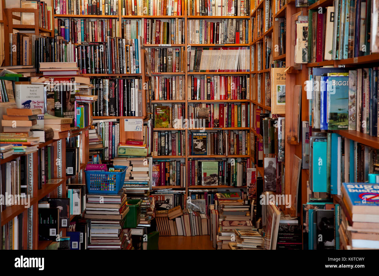 Old bookshop hi-res stock photography and images - Alamy