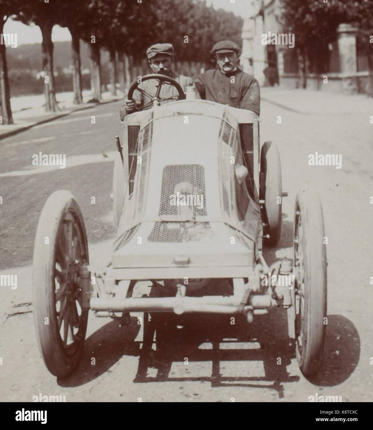 Vintage 1908 renault hi-res stock photography and images - Alamy