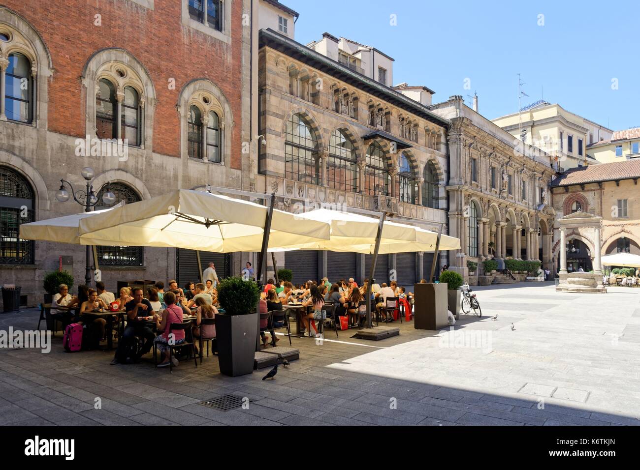 Italy, Lombardy, Milan, Duomo district, Piazza dei Mercanti (Marchands ...