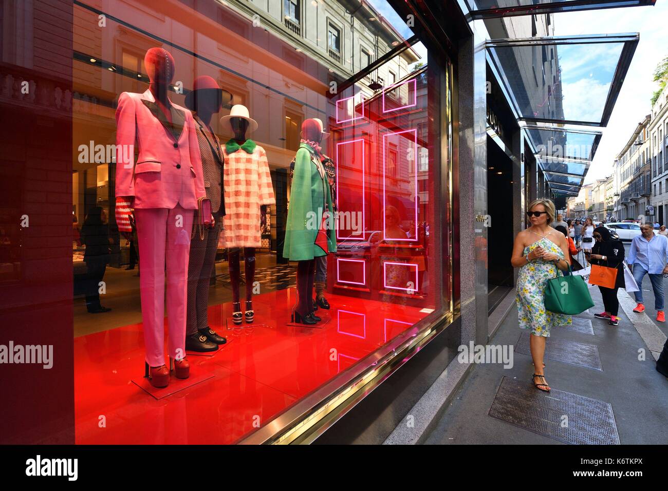 Gucci store milan italy hi-res stock photography and images - Alamy