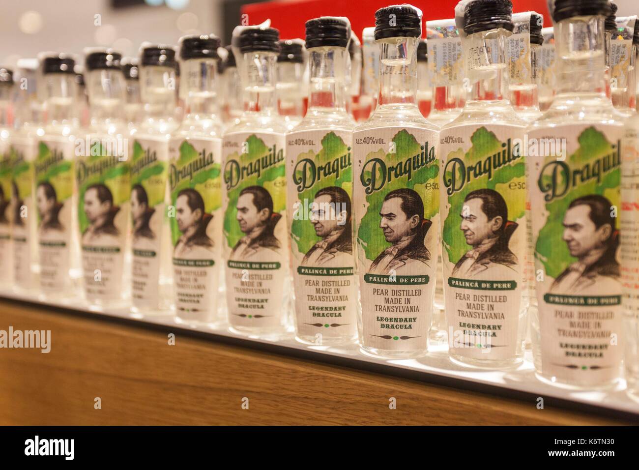 Palinca de pere hi-res stock photography and images - Alamy