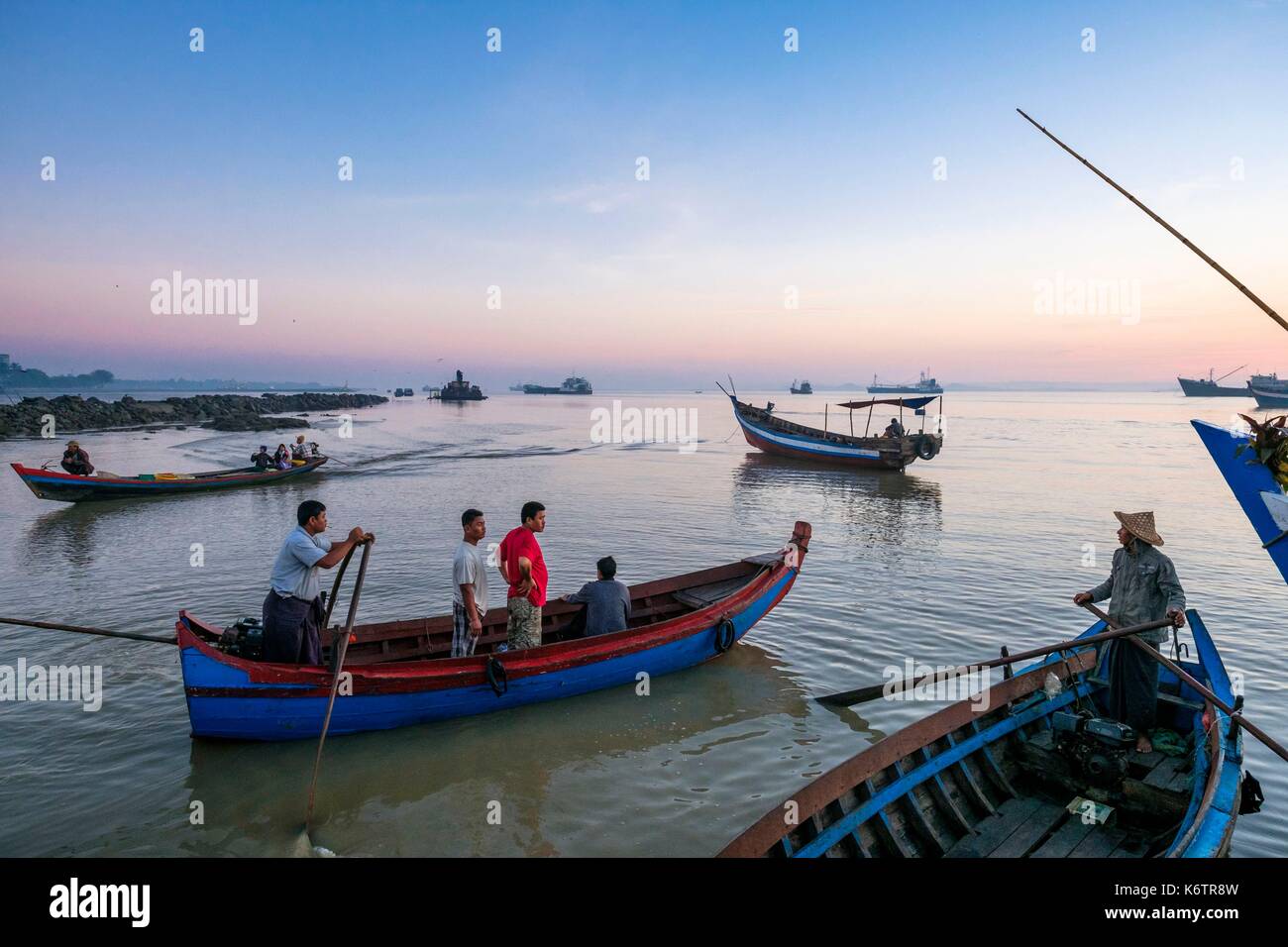 Arakan fisherman hi-res stock photography and images - Alamy