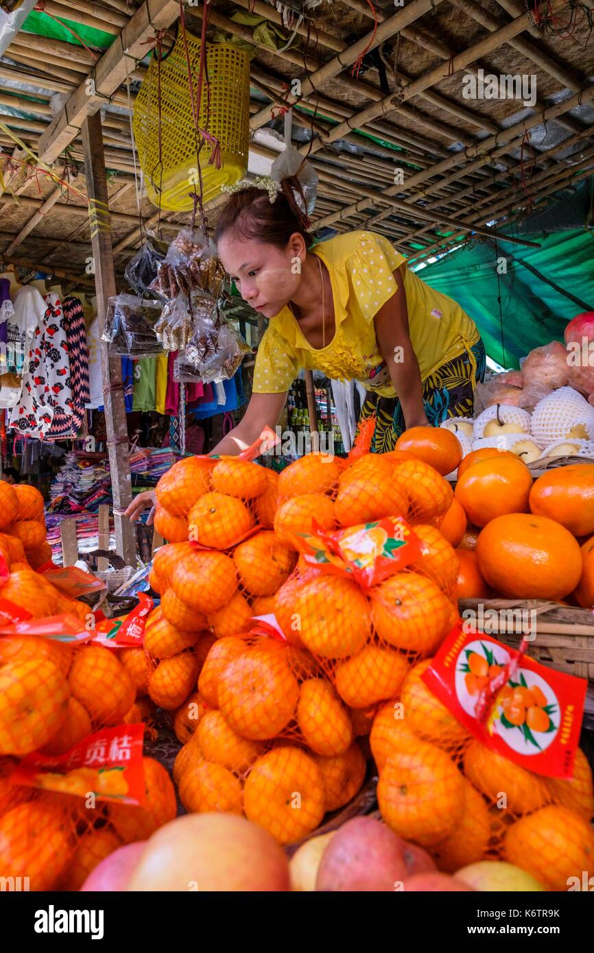 Arakan market hi-res stock photography and images - Alamy