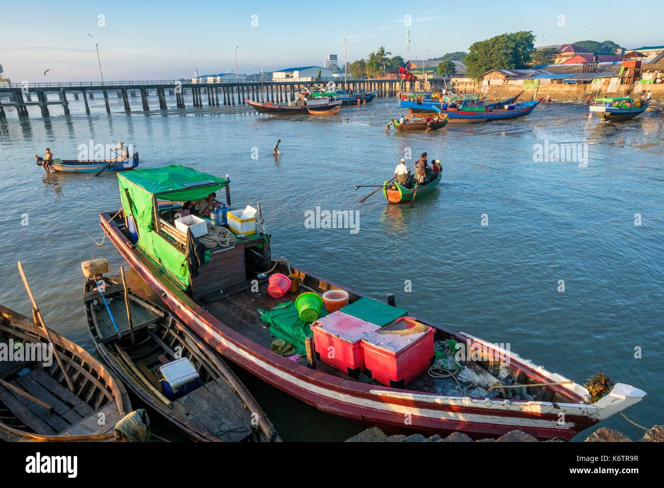 Myanmar (Burma), Rakhine state (or Arakan state), Sittwe, fishing ...