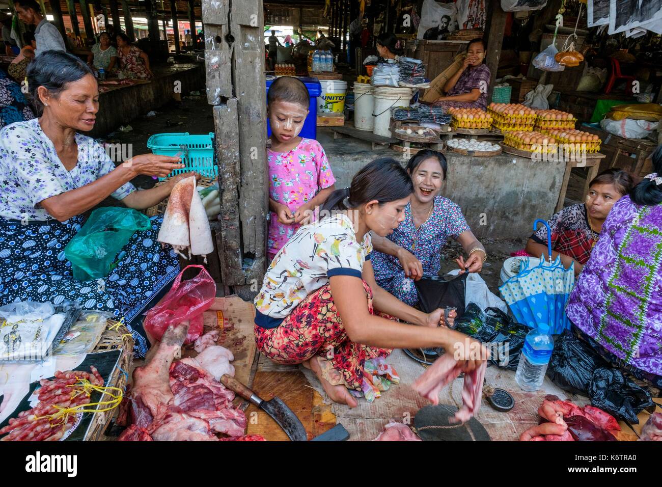 Arakan market hi-res stock photography and images - Alamy