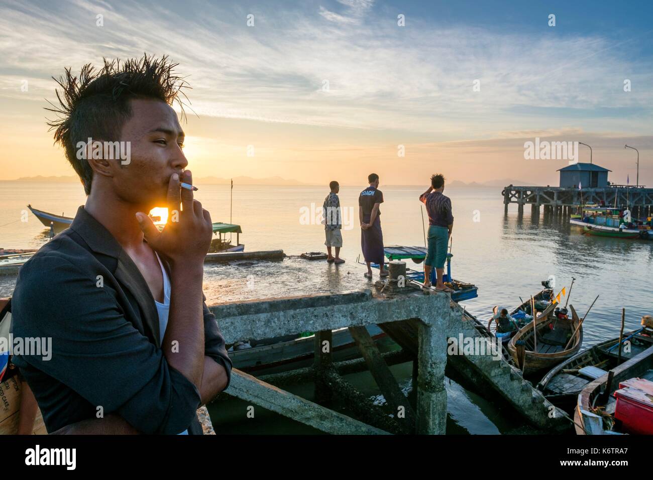 Arakan fisherman hi-res stock photography and images - Alamy