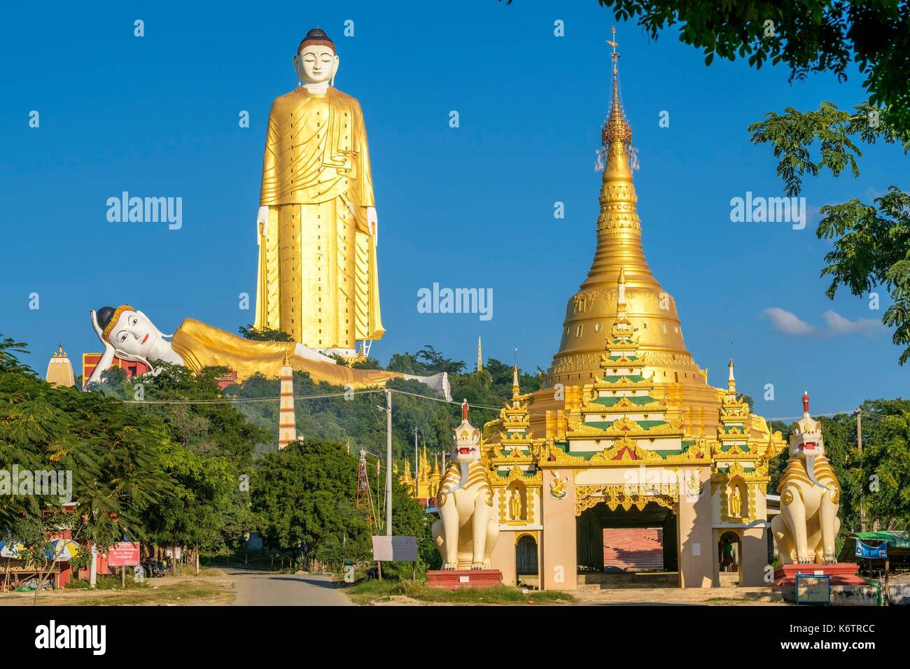 Myanmar (Burma), Sagaing region, Monywa, Maha Bodhi Ta Htaung monastery ...