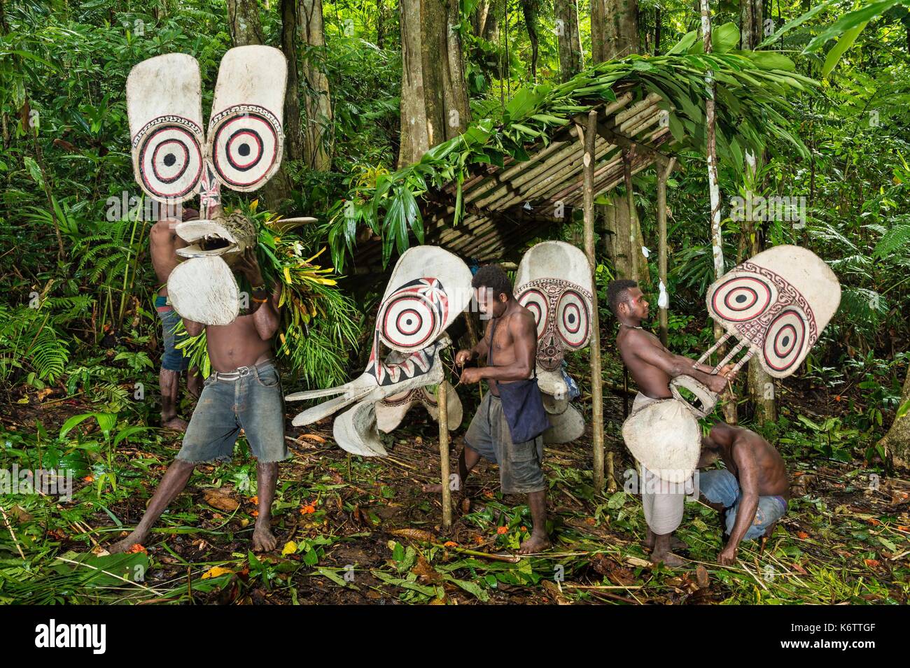 Baining people hi-res stock photography and images - Alamy