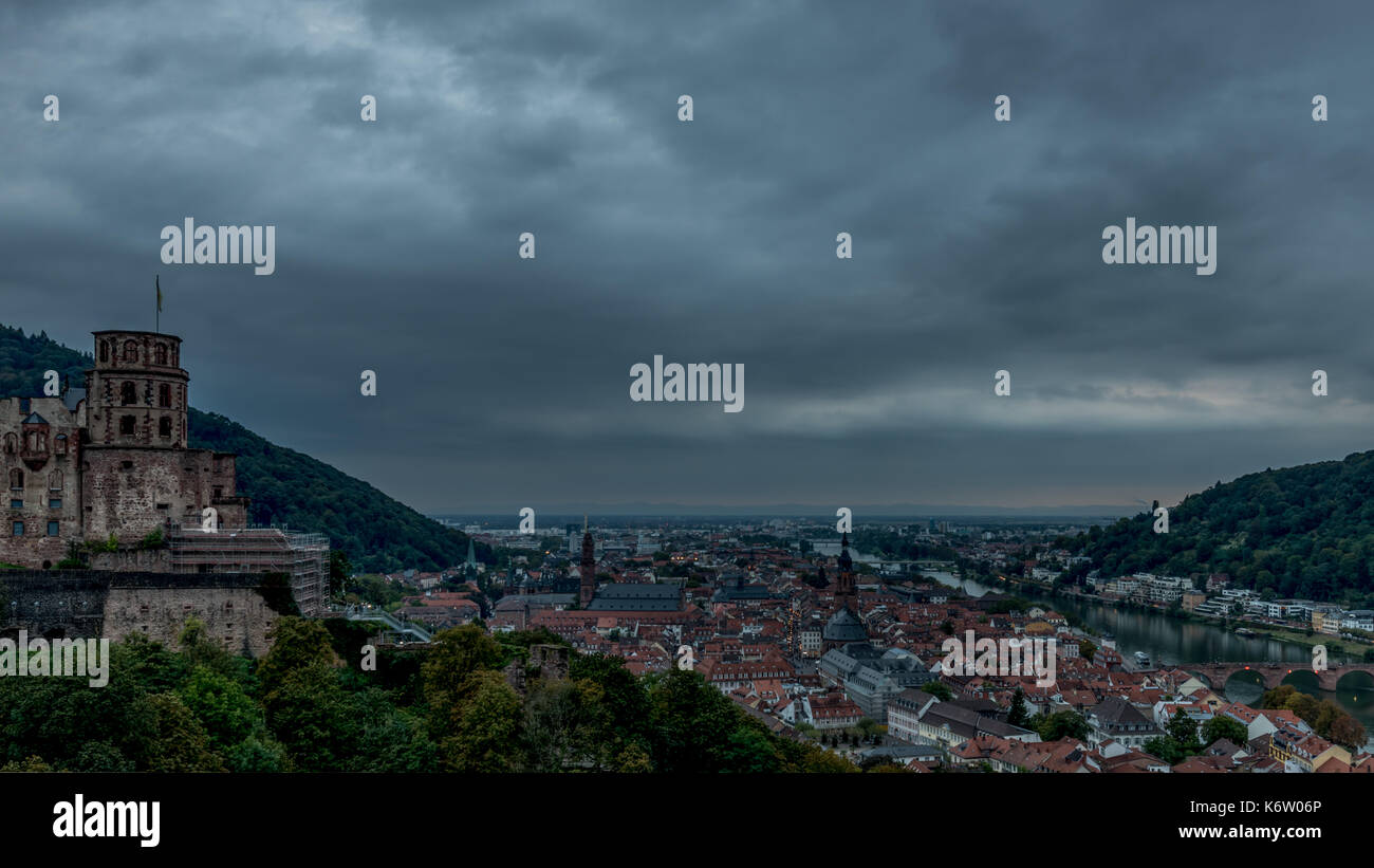 Heidelberg, GER - September 26, Heidelberg von Oben, Schloss . Im Bild ...