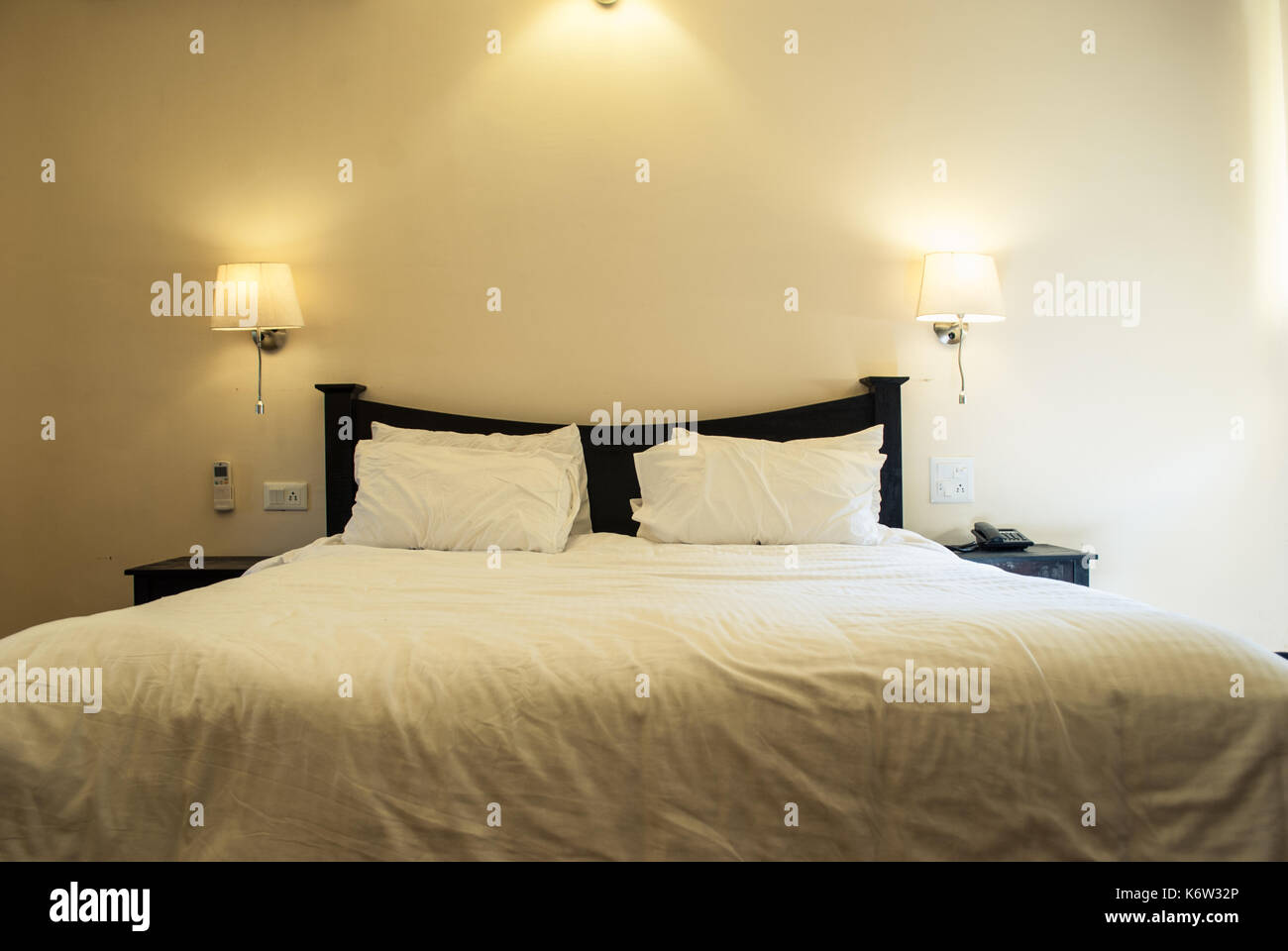 Empty bedroom interior Stock Photo - Alamy