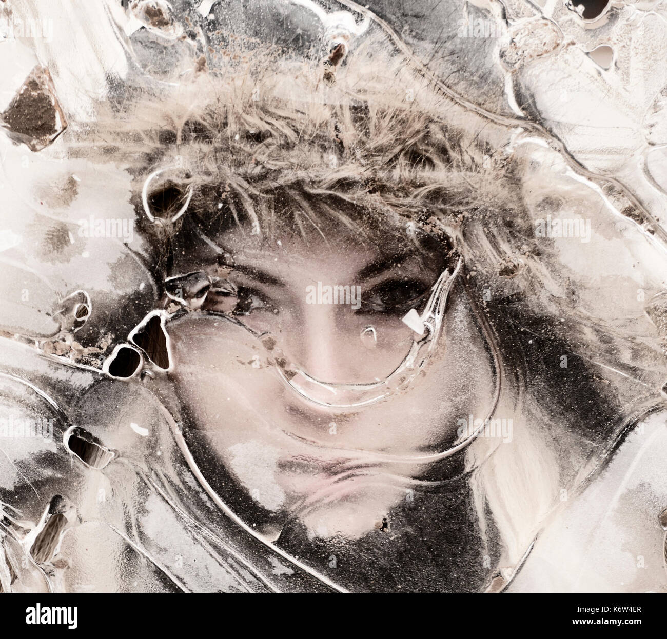 Freezing girl hi-res stock photography and images - Alamy