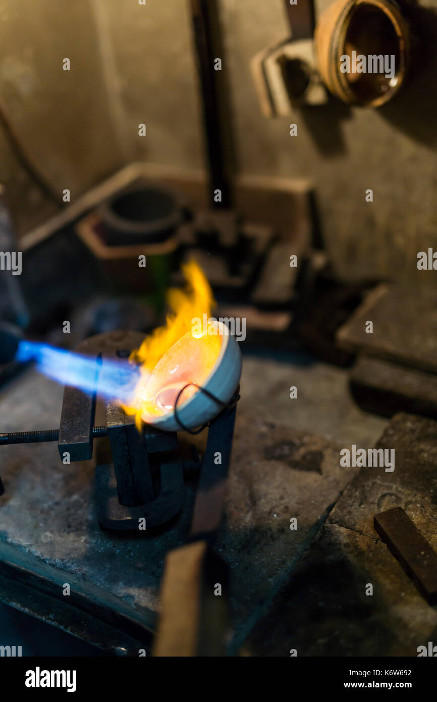 Melting metal table hi-res stock photography and images - Alamy