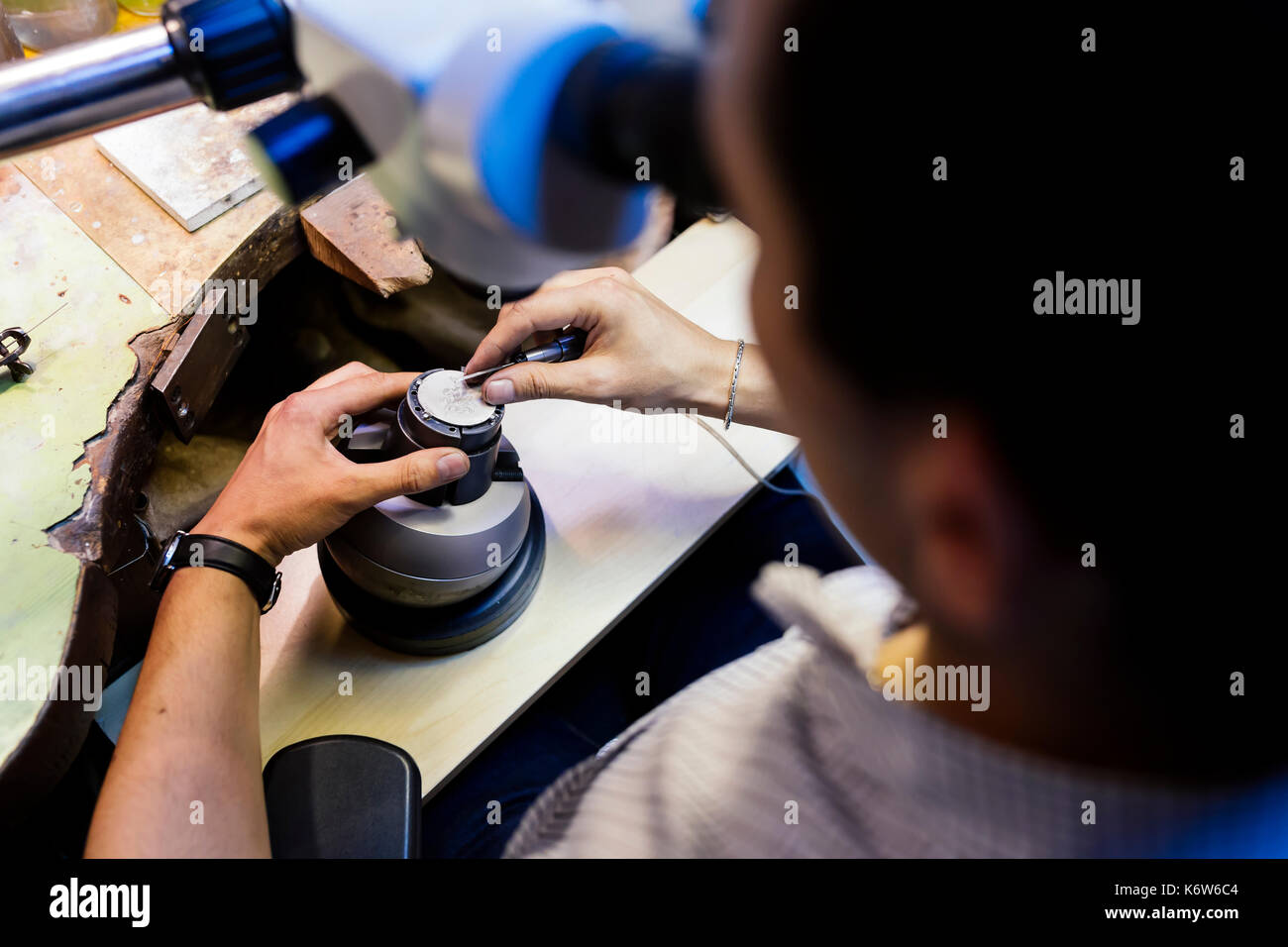 Jeweler microscope hi-res stock photography and images - Alamy