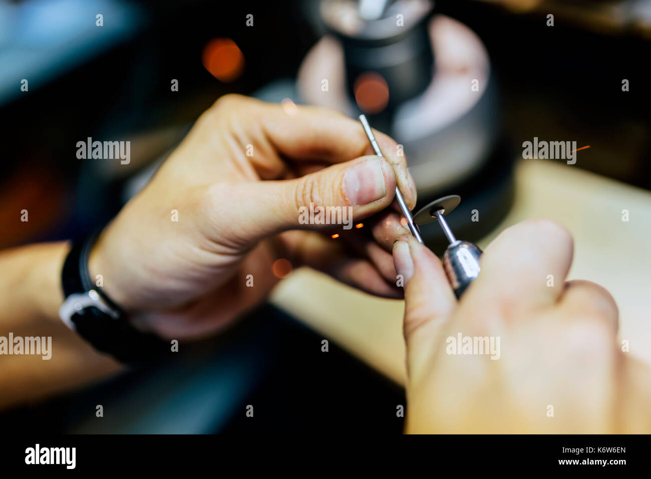Jeweller working hi-res stock photography and images - Alamy