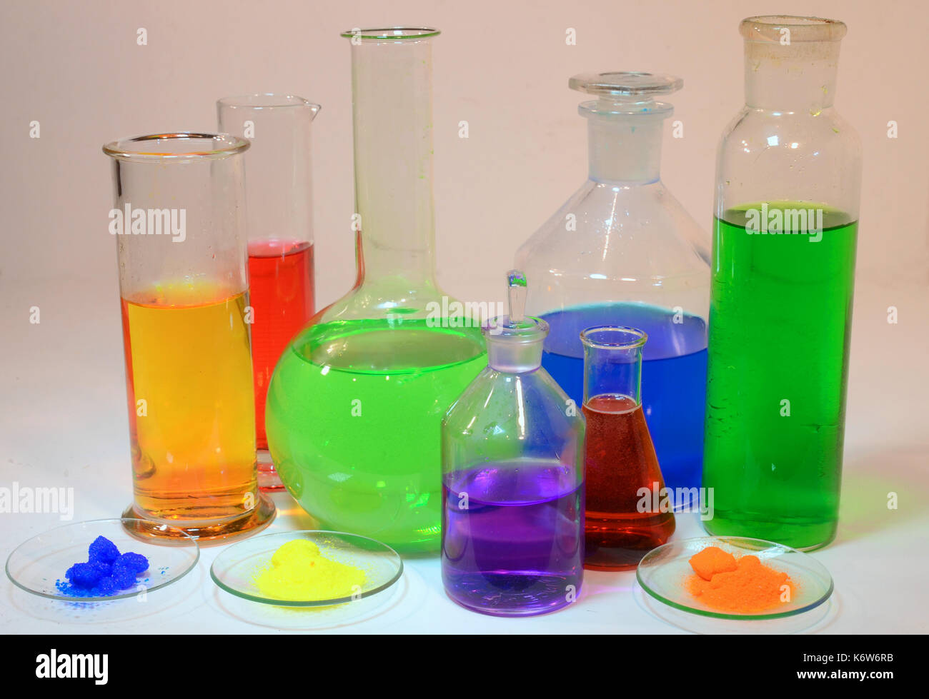 Laboratory glassware liquids hi-res stock photography and images - Alamy