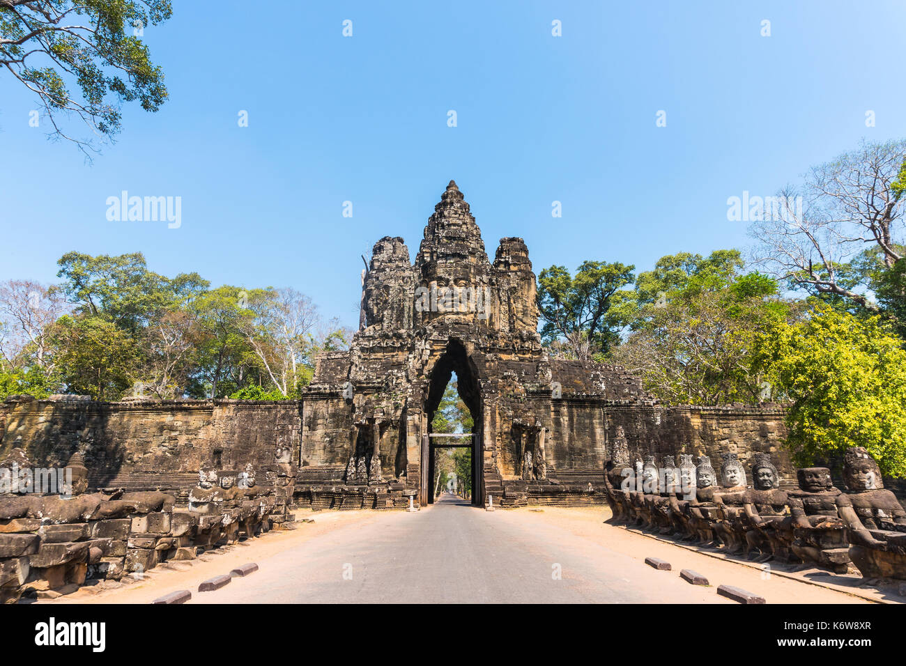 Angkor thom gate hi-res stock photography and images - Alamy