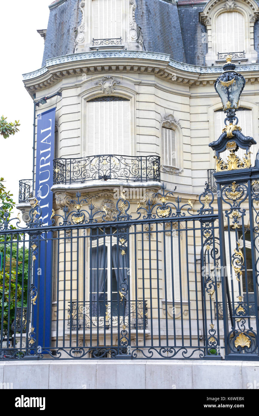 Paris, France: Artcurial art center with its typical baroque ...