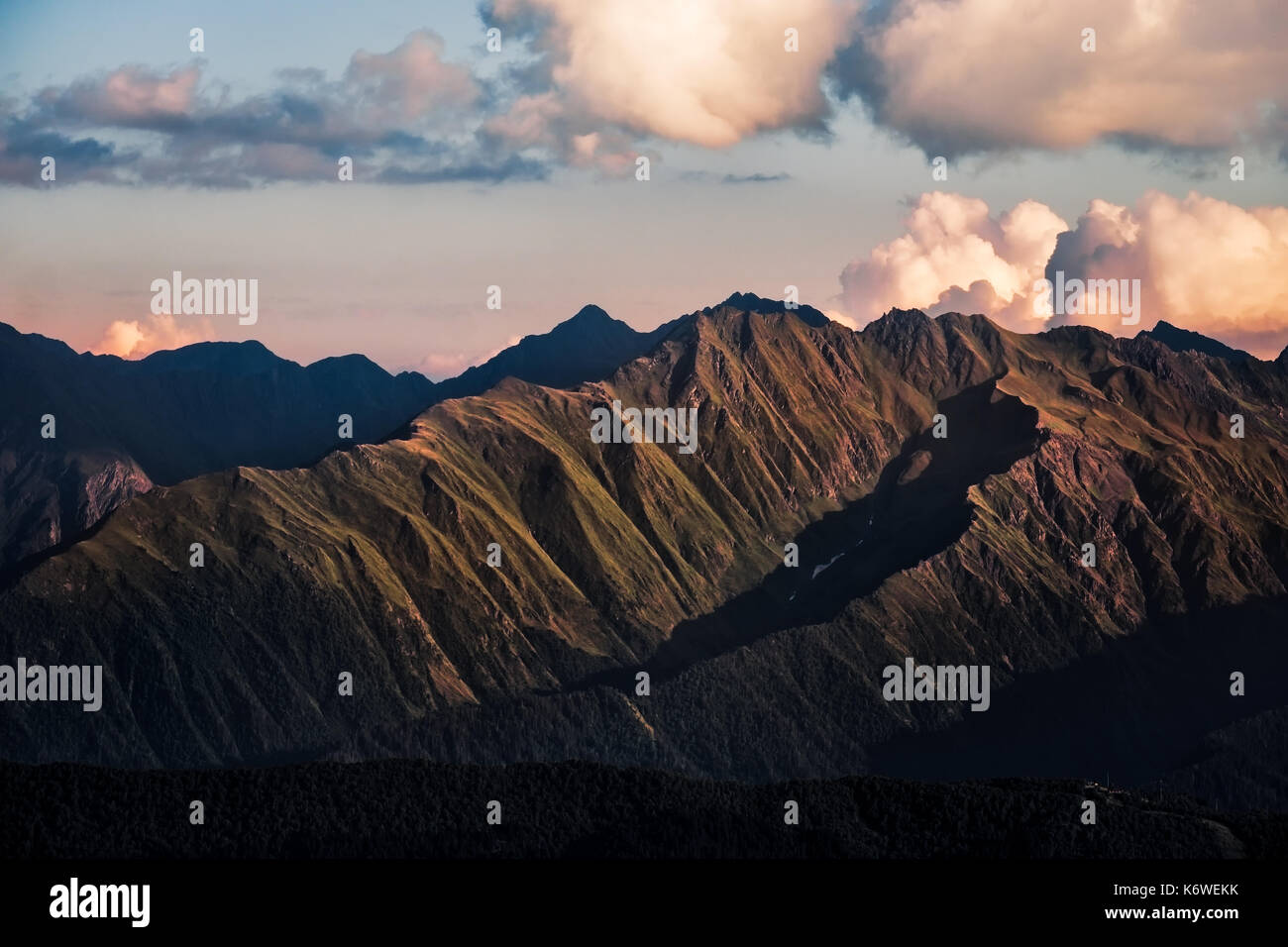 Dramatic mountain range hi-res stock photography and images - Alamy
