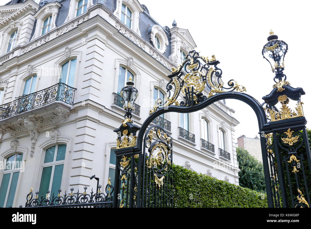 Paris, France: typical historical apartments with baroque architectures ...