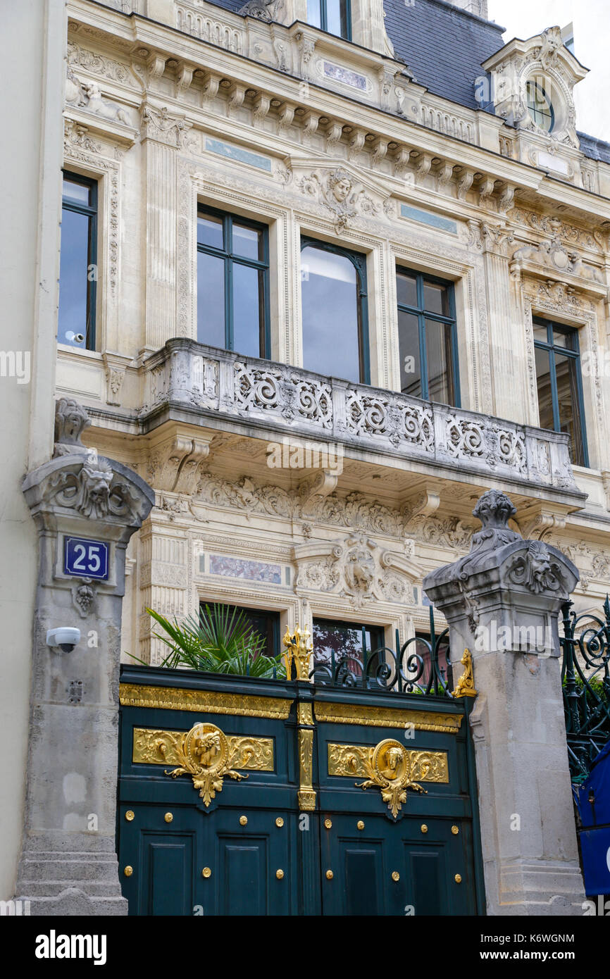 Paris, France: typical historical apartments with baroque architectures ...