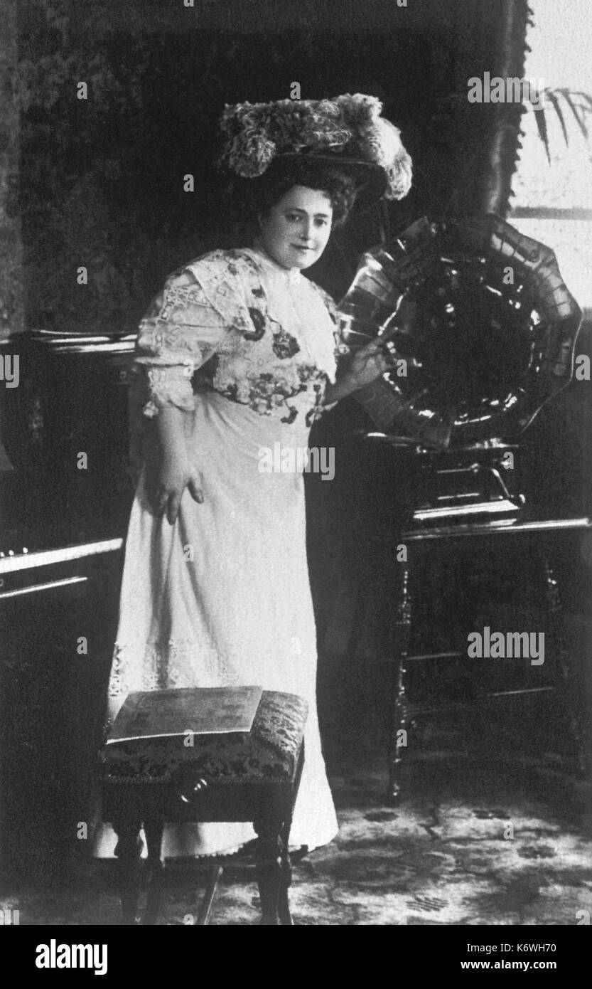 28 april 1940 Black and White Stock Photos & Images - Alamy