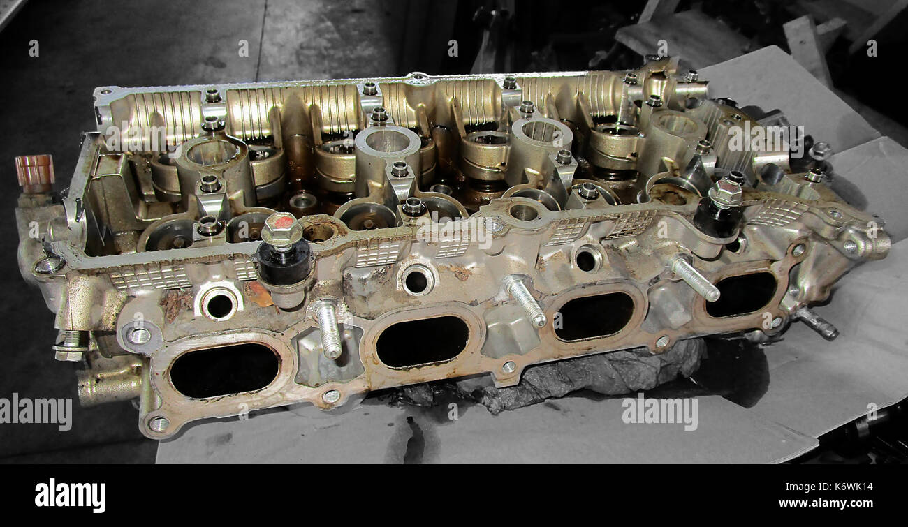 Open engine, head mounted monobloc Stock Photo - Alamy