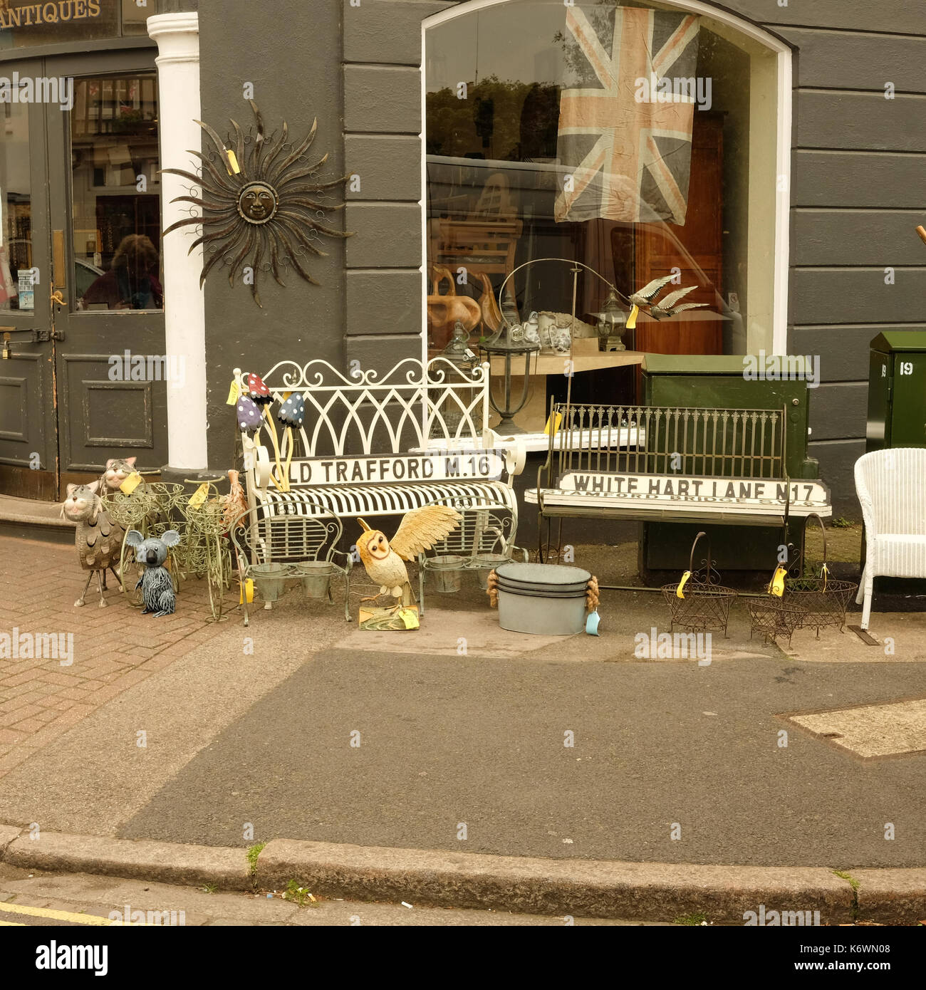Molesey bridge road hi-res stock photography and images - Alamy
