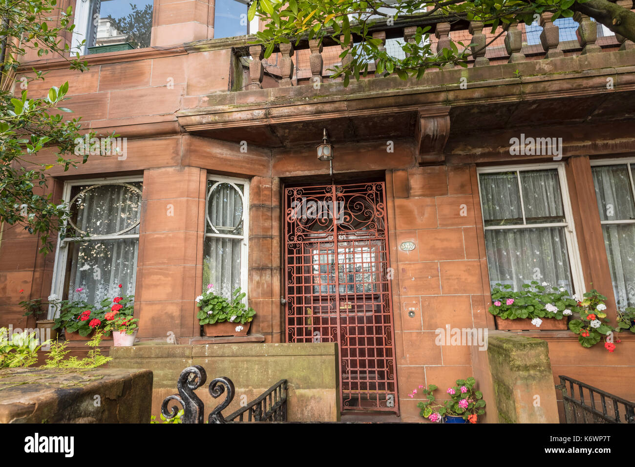 Glasgow house front door hi-res stock photography and images - Alamy