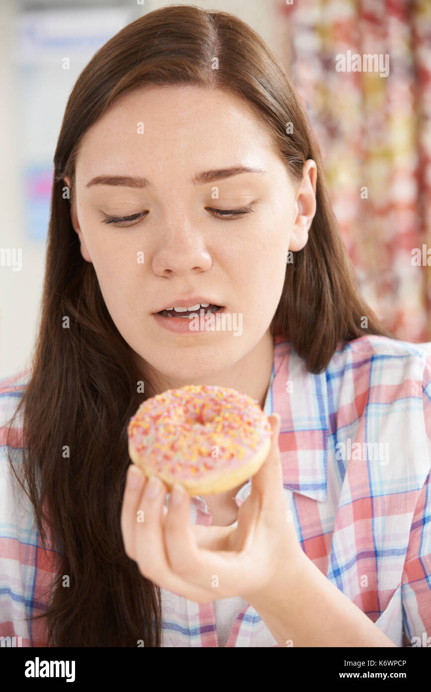 Guilty looking girl hi-res stock photography and images - Alamy