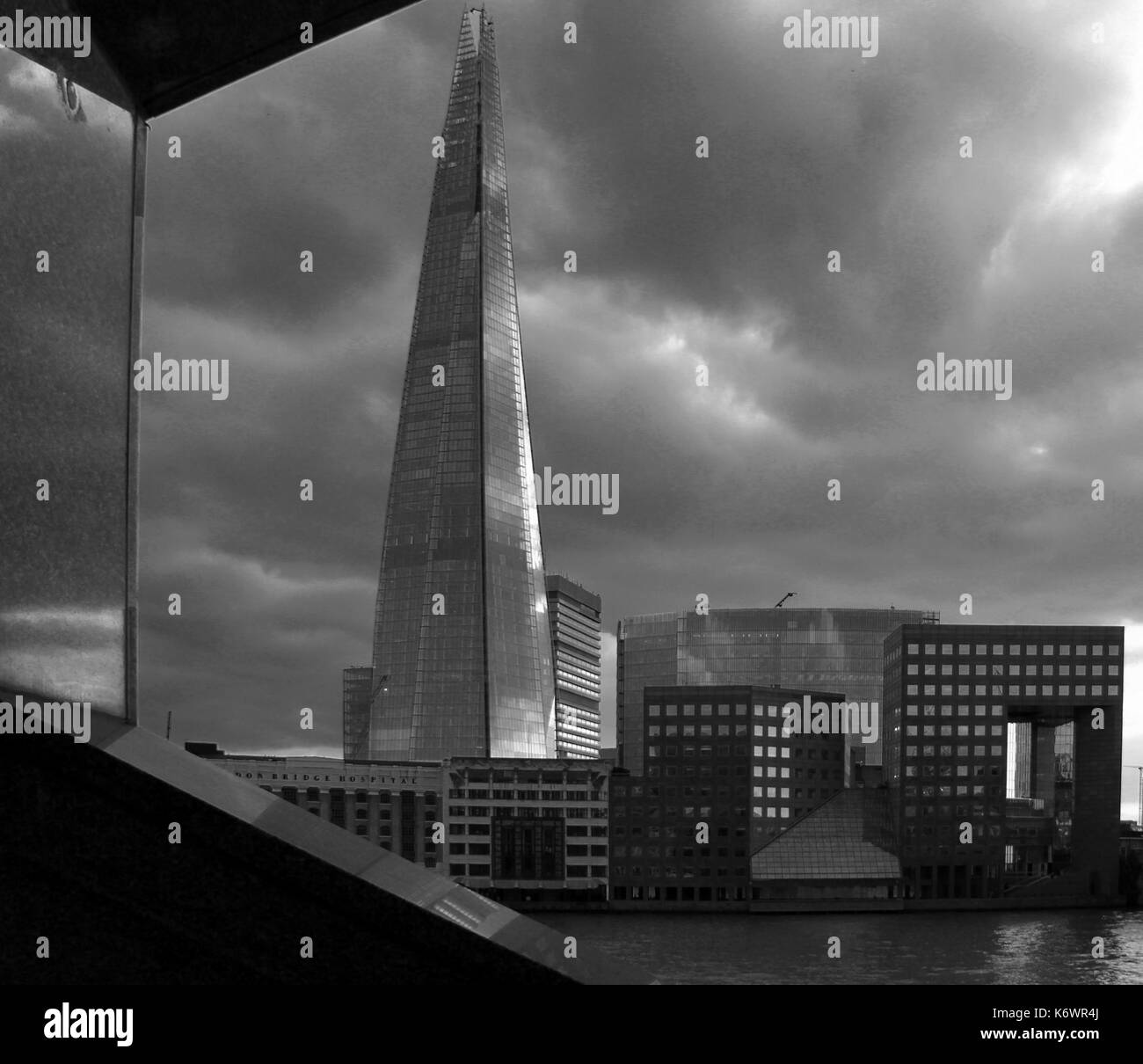 Modern architecture across Black and White Stock Photos & Images - Alamy