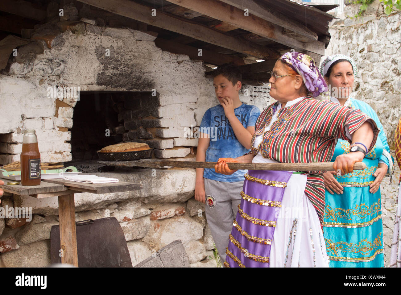 Bakers clothing hi-res stock photography and images - Alamy