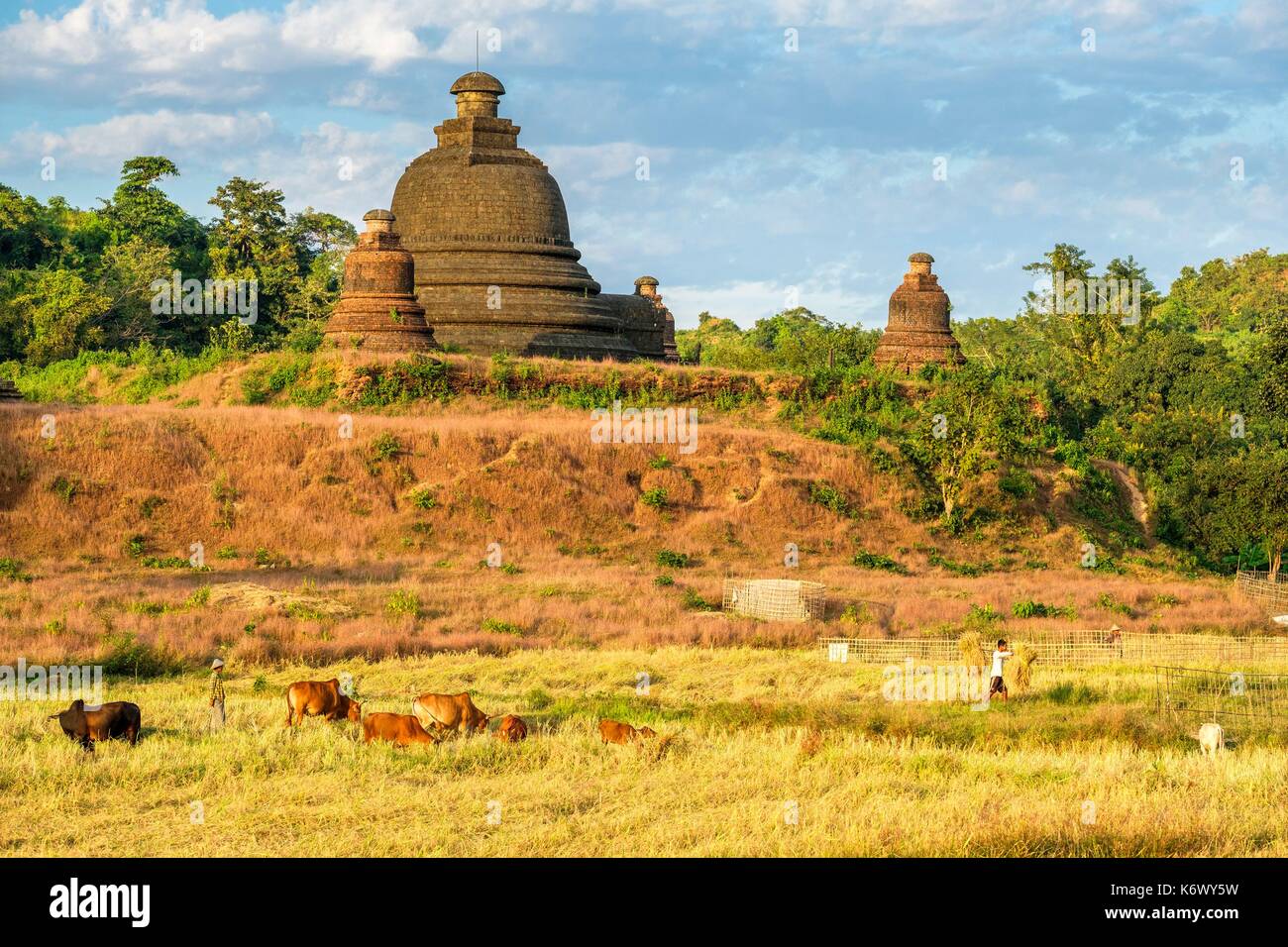 Myanmar (Burma), Rakhine state (or Arakan state), archeological site of ...